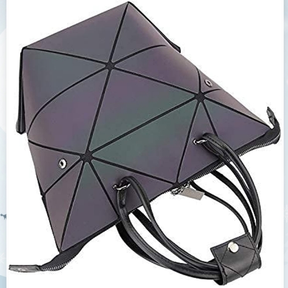 Boutique Emmé | Bags | Shape Shifting Color Shifting Transforming ...